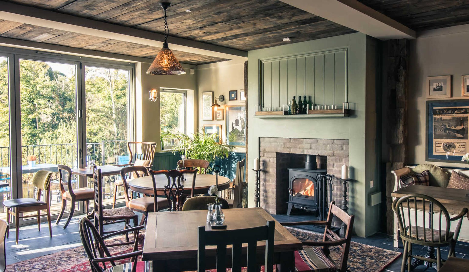 Chequers Inn | pub | Hanham Mill | Young's Pub