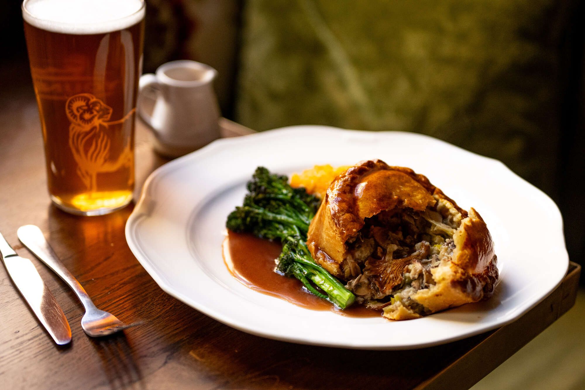 Chequers Inn | pub | Hanham Mill | Young's Pub