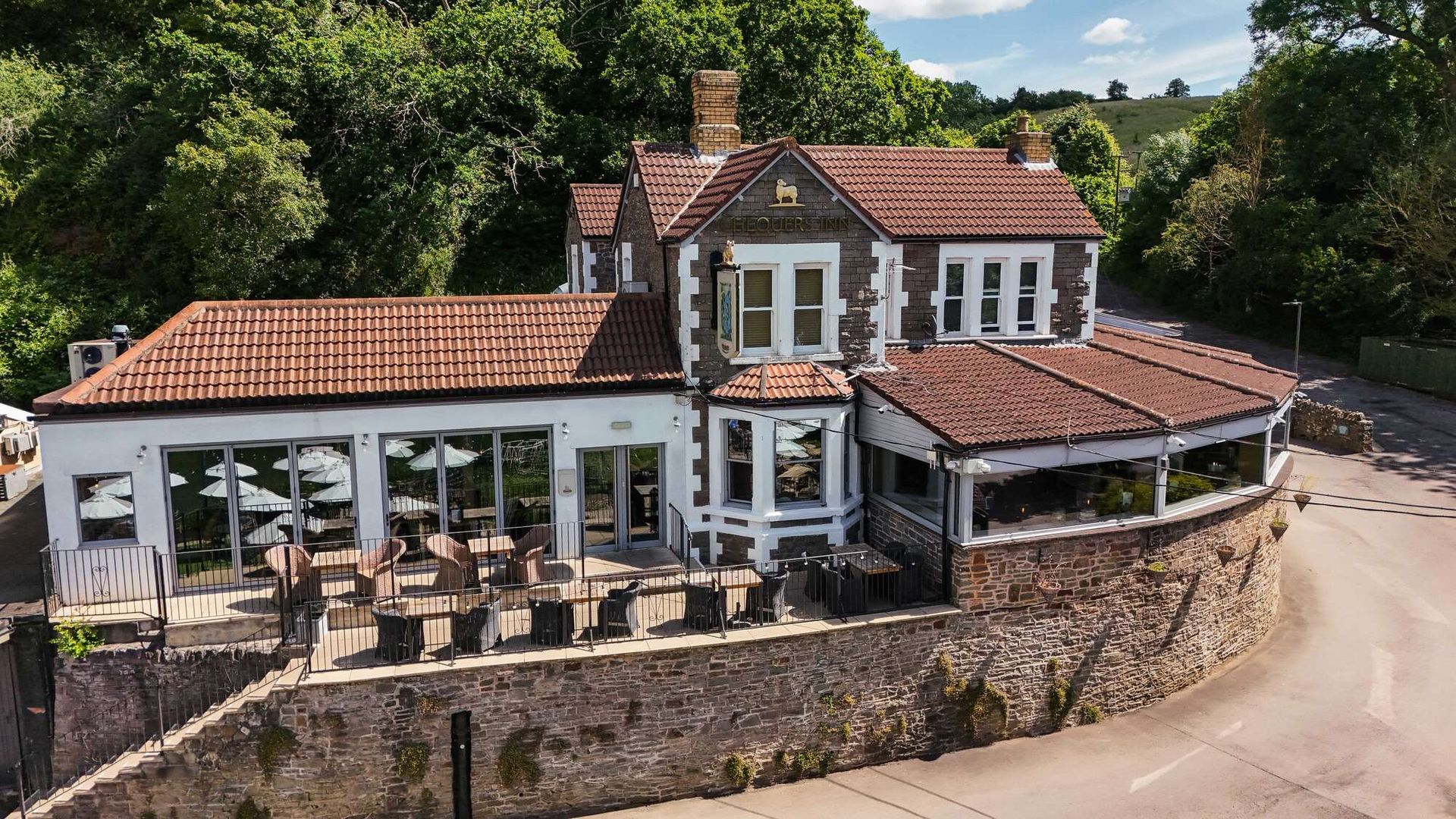 Chequers Inn | pub | Hanham Mill | Young's Pub