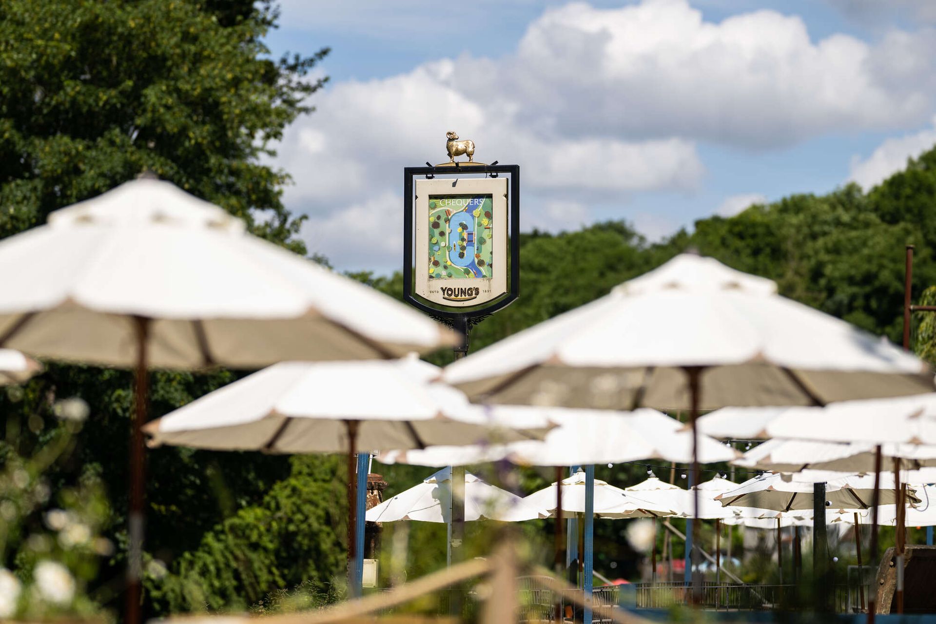 Chequers Inn | pub | Hanham Mill | Young's Pub